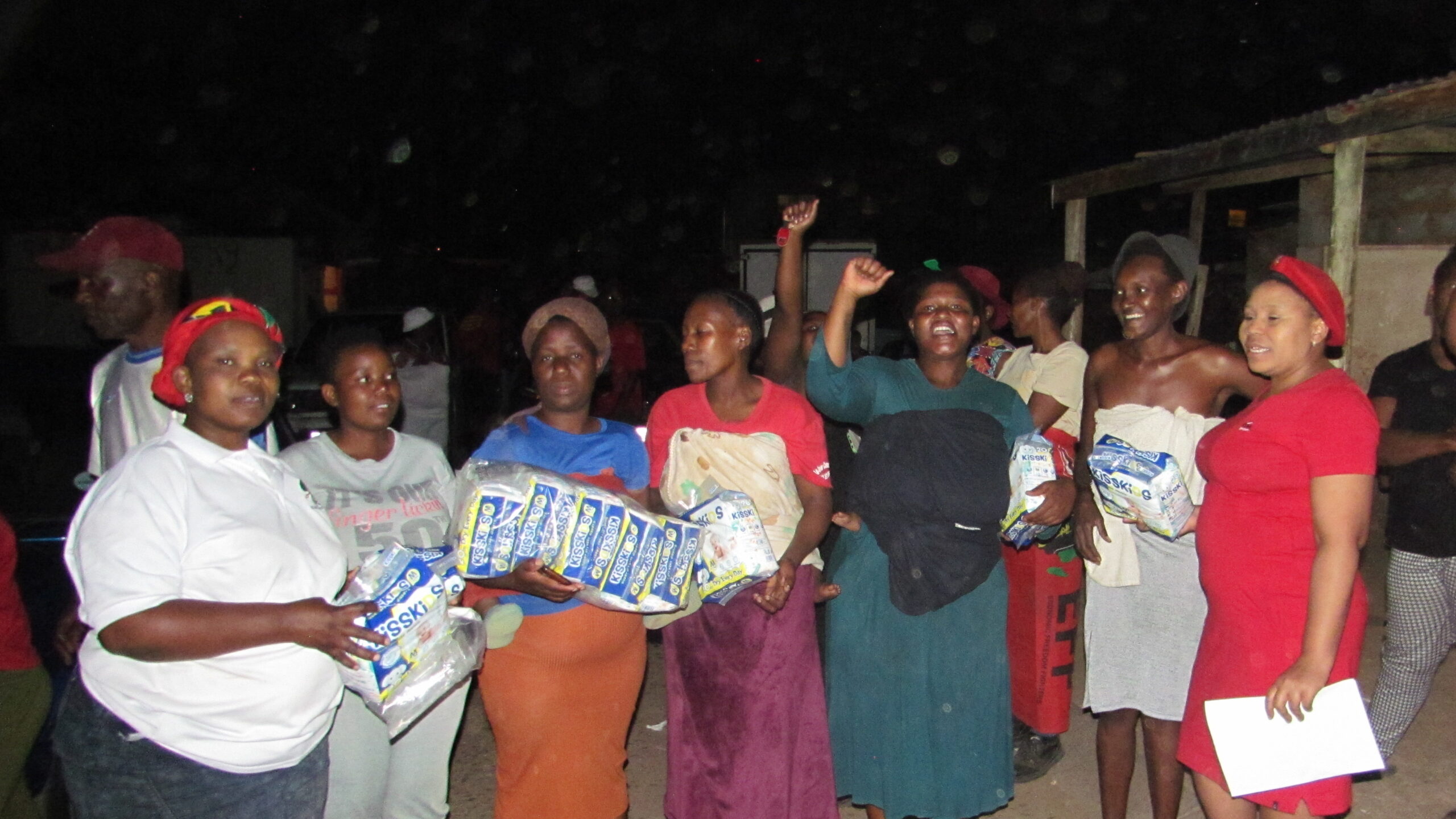 GOOD SAMARITANS HELP MHLANGA FIRE VICTIMS - Tshwane Talks