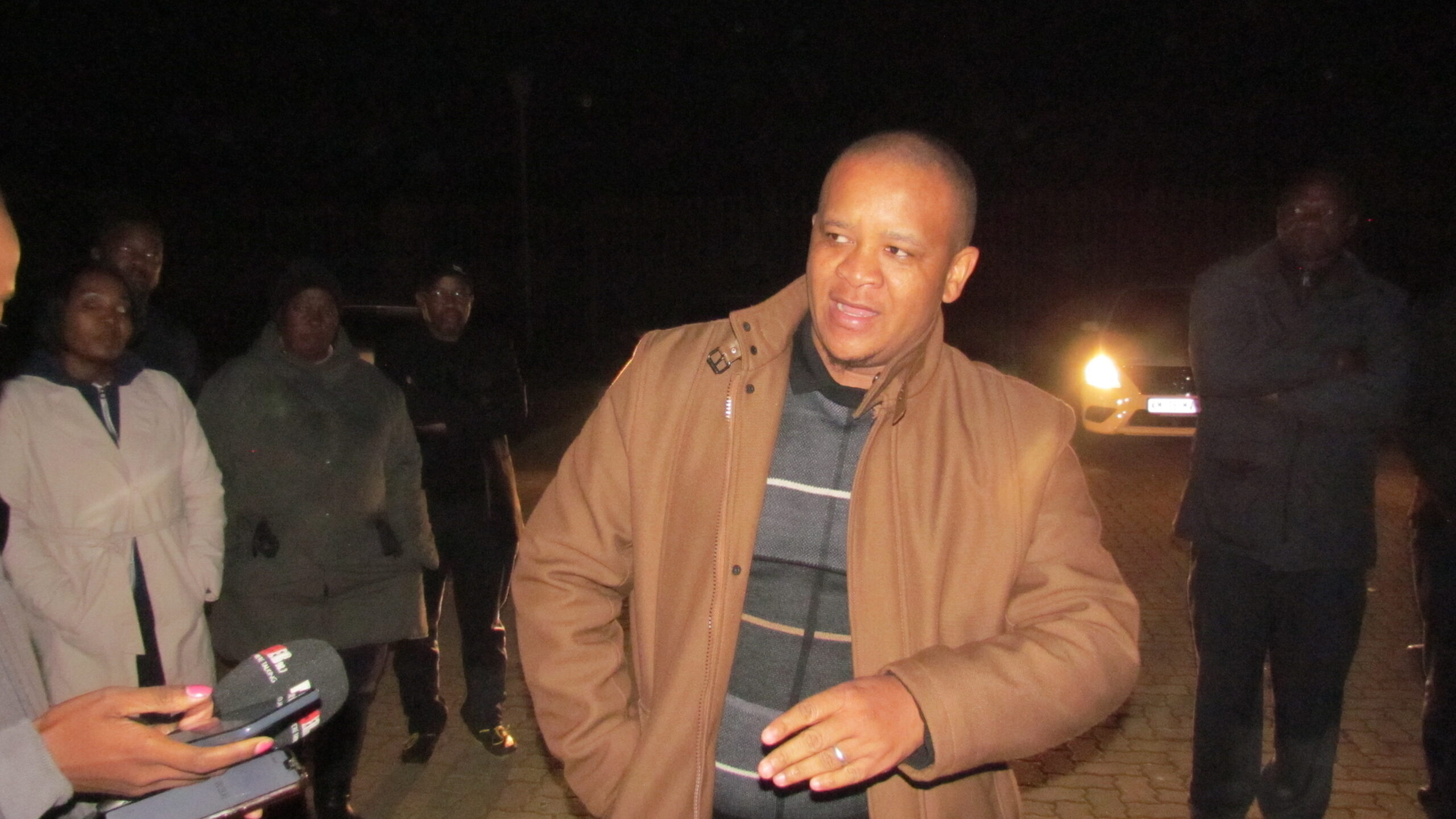 NELLMAPIUS FLOOD VICTIMS HAVE TO GO BACK TO THEIR SHACKS OR FACE ...