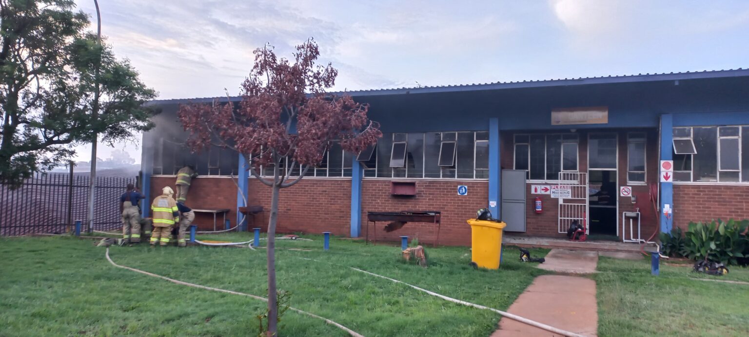CITY OF TSHWANE FIREFIGHTERS RESPOND TO A BUILDING FIRE INCIDENT AS ...