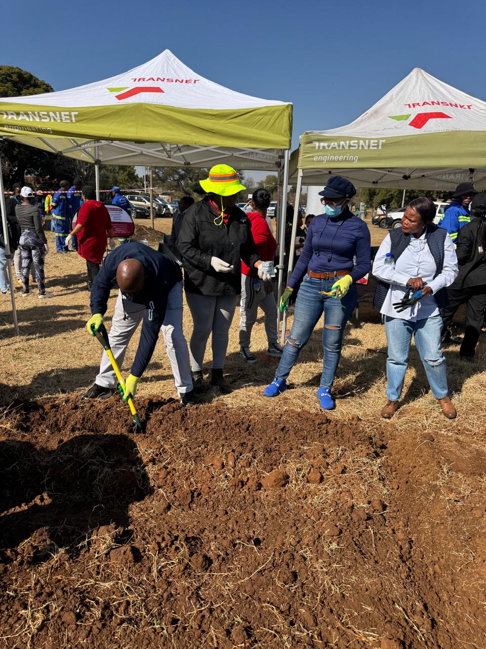 TRANSNET ENGINEERING PLANTS SEEDS OF HOPE THIS MANDELA DAY - Tshwane Talks